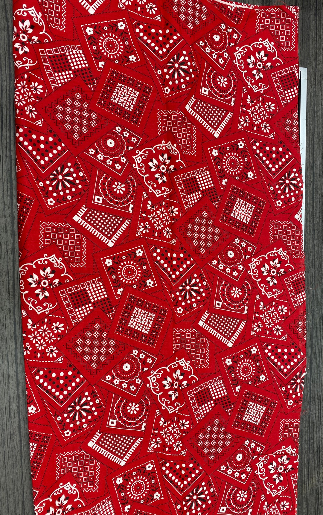 Red Bandana Print Cotton Fabric: Sewing & Quilting, 37