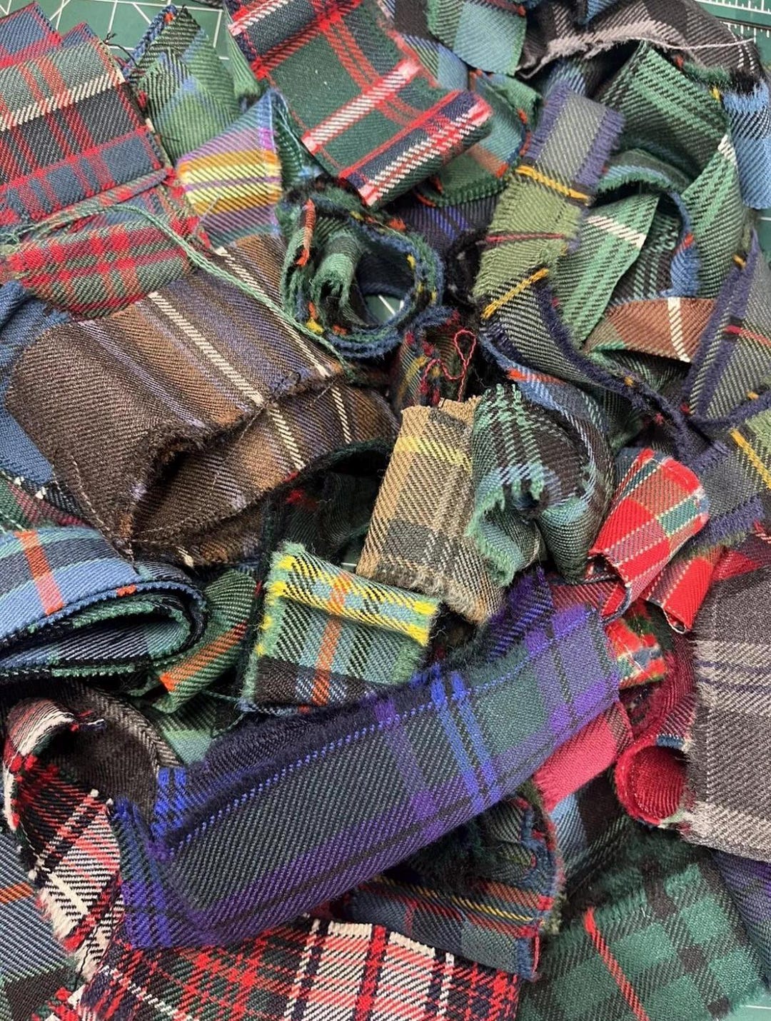 Tartan and Cotton Scottish Mixed Colours 100% Wool 800g Small Remnants ...