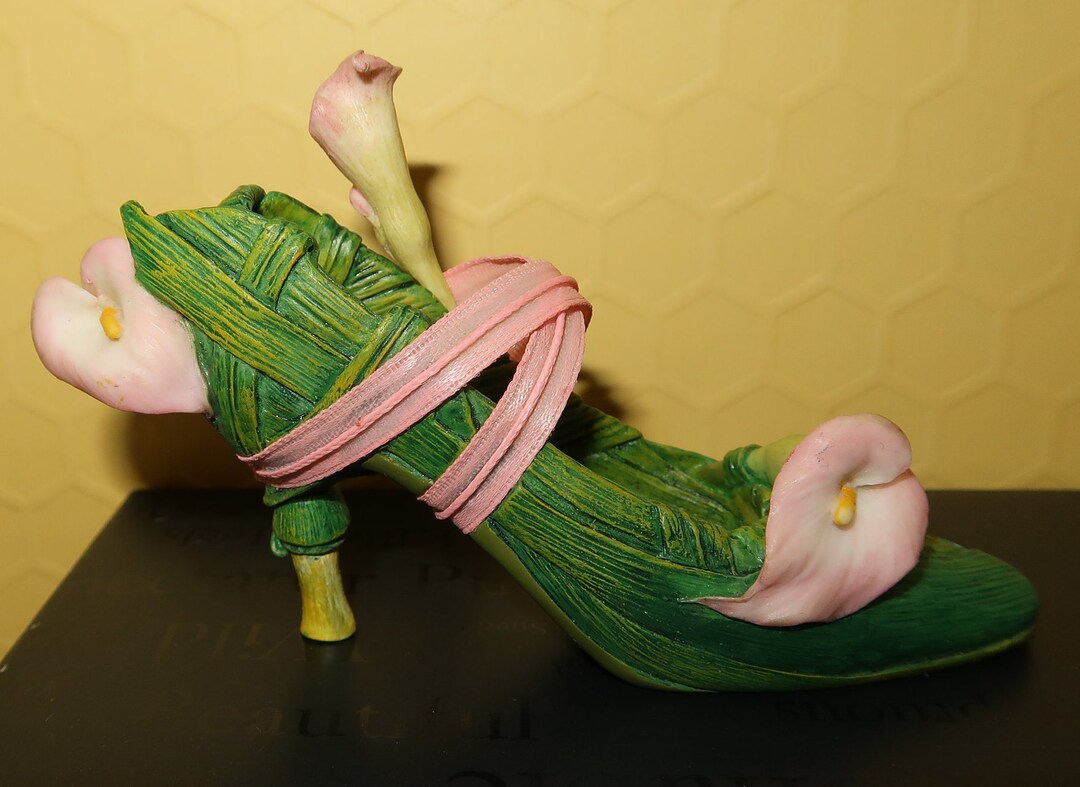 1999 Just the Right Shoe calla Lily - Etsy
