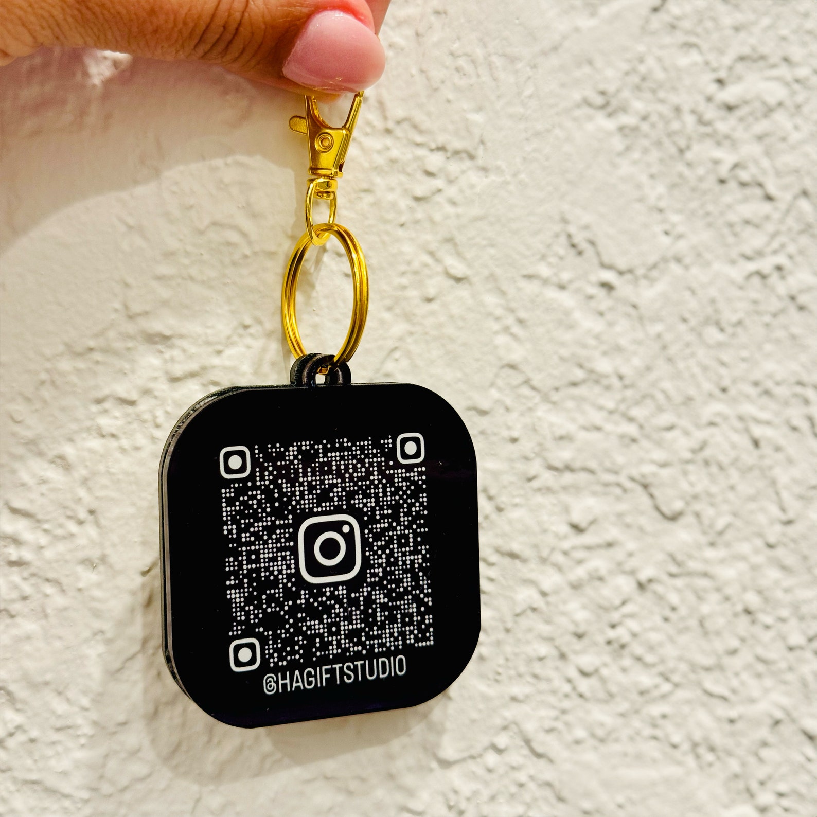 Instagram-shaped Keychains With NFC Chip and QR Code Scan - Etsy