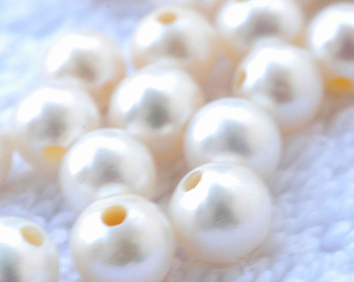 9-9.5mm AA Quality Round Ivory White Large Hole Freshwater Pear 10 Pc ...