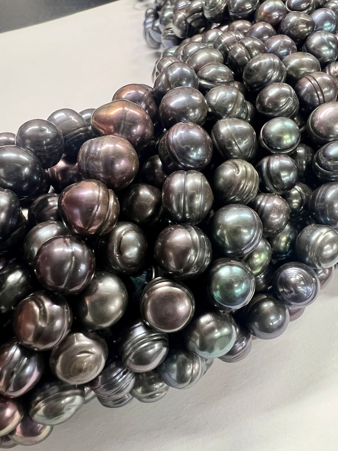 AA+ 8-8.5mm Round Baroque Freshwater Pearl, Luster Metallic Peacock ...