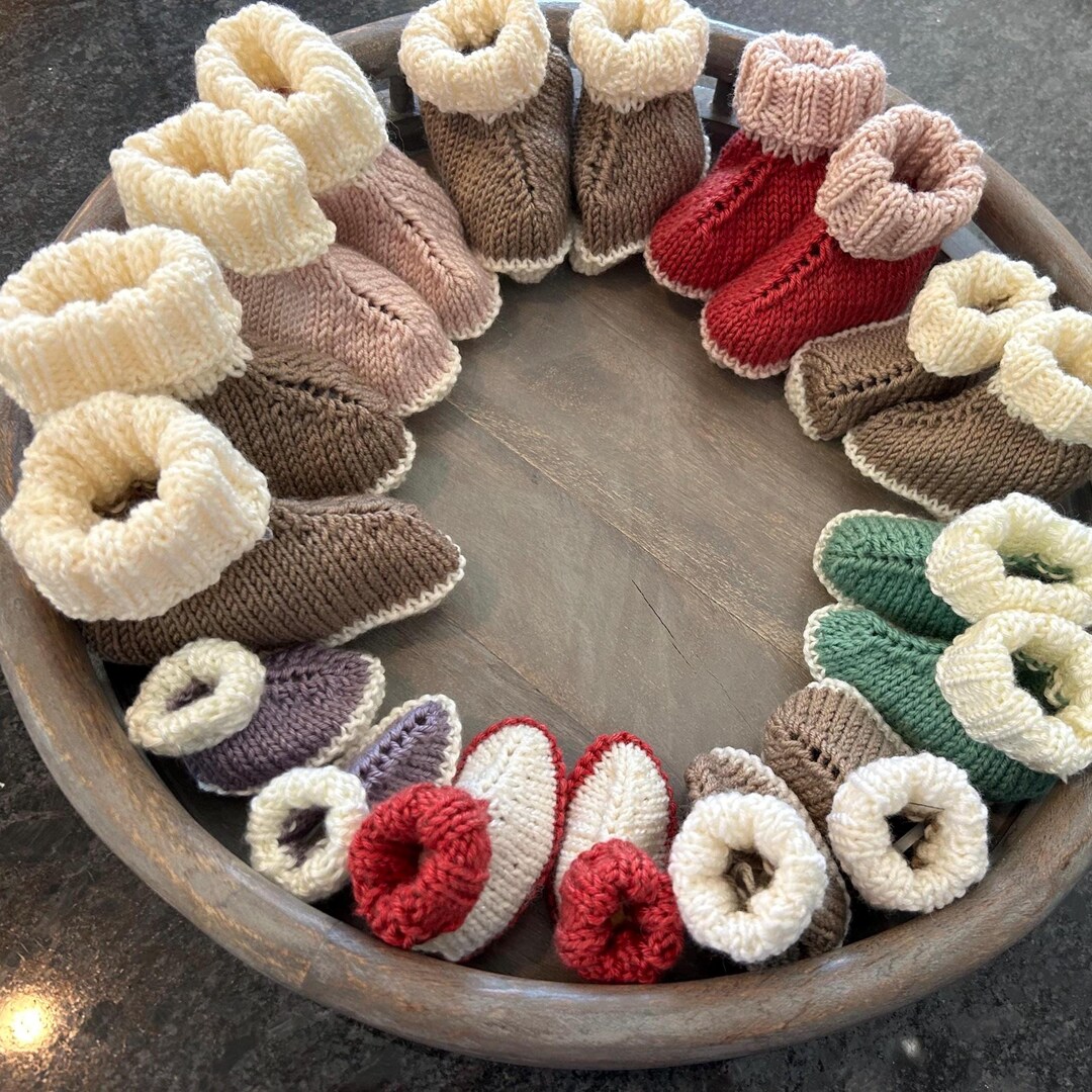 Handknitted Gender-neutral Baby Hug Boots - Etsy