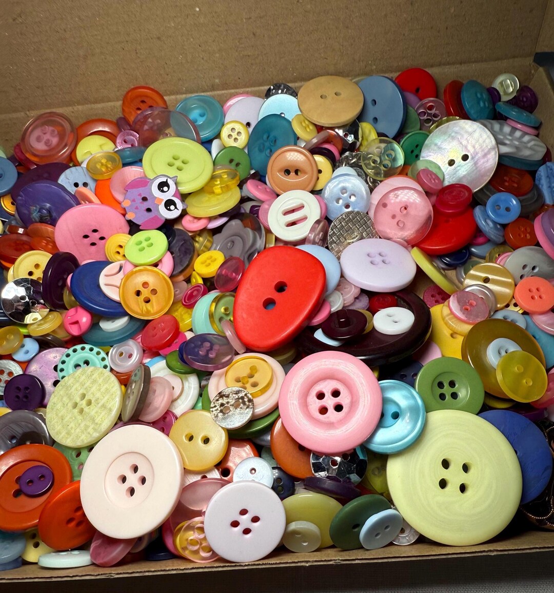 Huge Lot of Multi Coloured Buttons.. Large Great Quality Selection ...