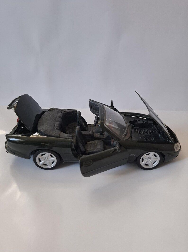 Maisto Vintage Jaguar XK8 1/24 Scale Metal Body Model Kit - Etsy