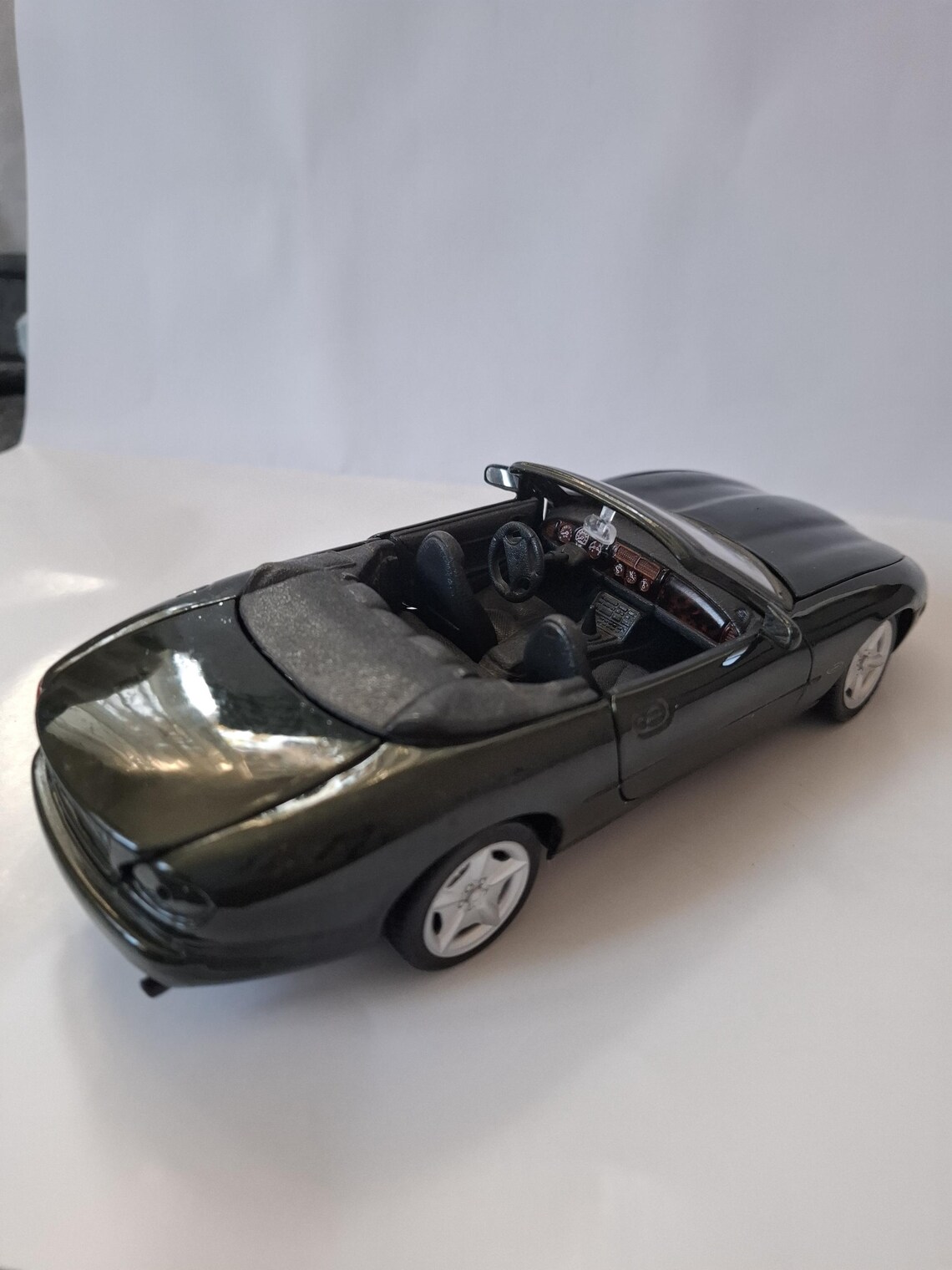 Maisto Vintage Jaguar XK8 1/24 Scale Metal Body Model Kit - Etsy