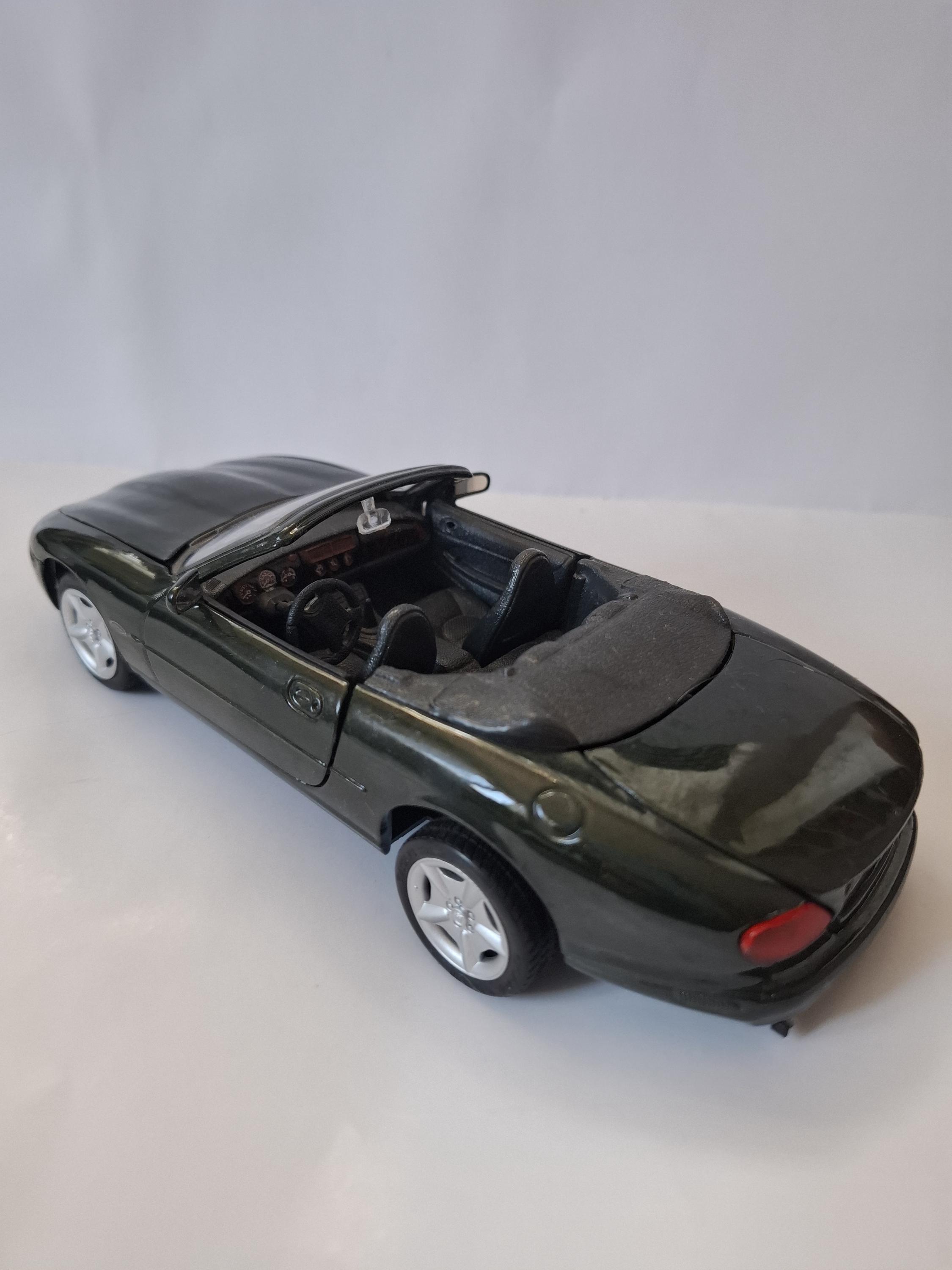 Maisto Vintage Jaguar XK8 1/24 Scale Metal Body Model Kit - Etsy