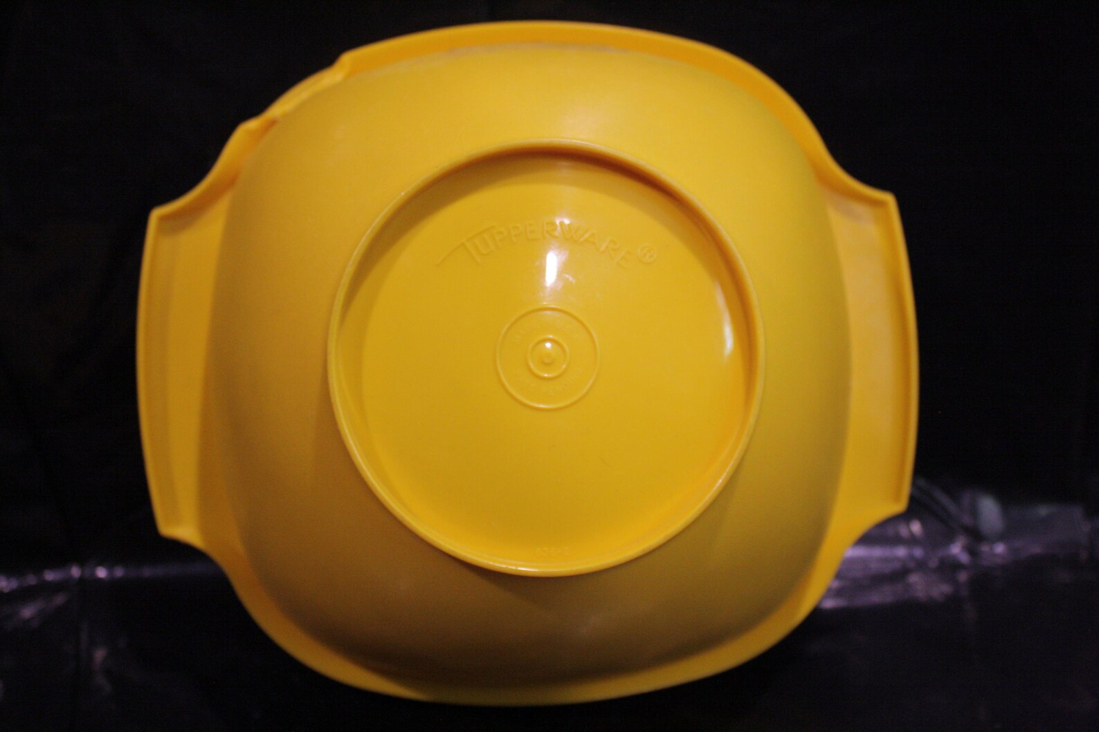 Vintage Tupperware Large Yellow Servalier Bowl and Lid 836, and Vintage ...