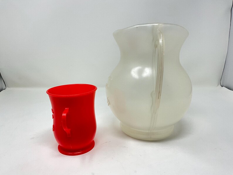 Vintage Kool-aid Man White Clear Plastic 2-quart Pitcher With 1 Small ...