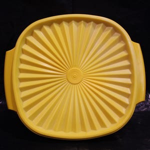 Vintage Tupperware Large Yellow Servalier Bowl and Lid 836, and Vintage ...