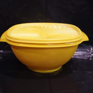 Vintage Tupperware Large Yellow Servalier Bowl and Lid 836, and Vintage ...