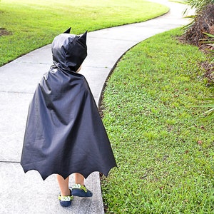 Hooded Bat Cape PDF Sewing Pattern Size 3T-4T Bat Cape Dress up Bat ...