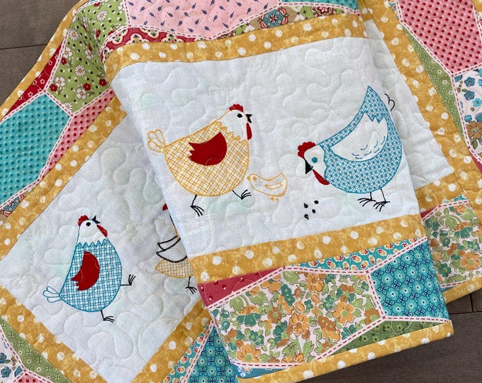 Vintage Embroidered Chicken Table Quilt, Country Farmhouse Table ...