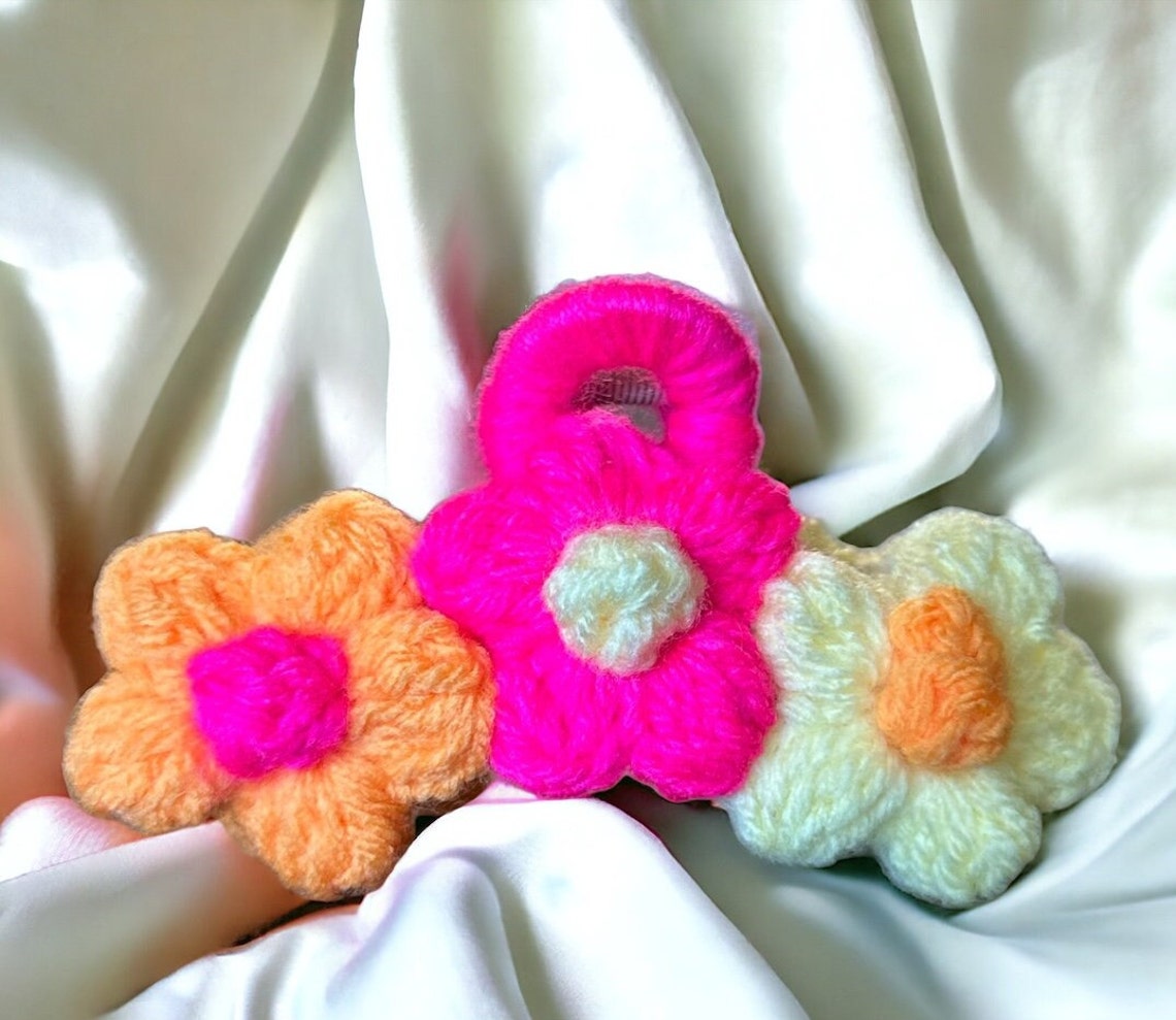 Crochet Puff Flower Claw Clip - Etsy