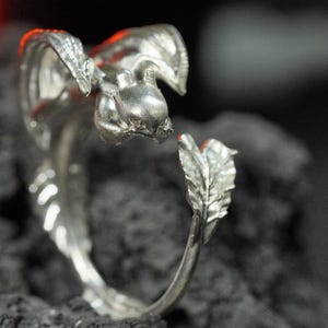 EXCLUSIVE How to Train Your Dragon Silver Ring, Adjustable Toothless ...