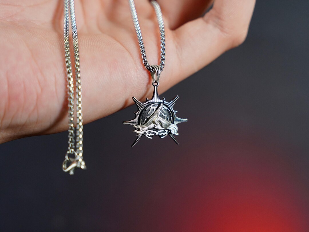 PREMIUM Fanmade Baldur's Gate 3 Bard & Fighter Badge Necklace, Handmade ...