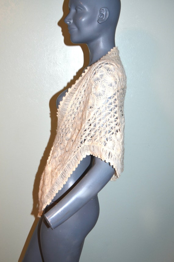 Vintage sheer open weave crochet shawl with pockets. … - Gem
