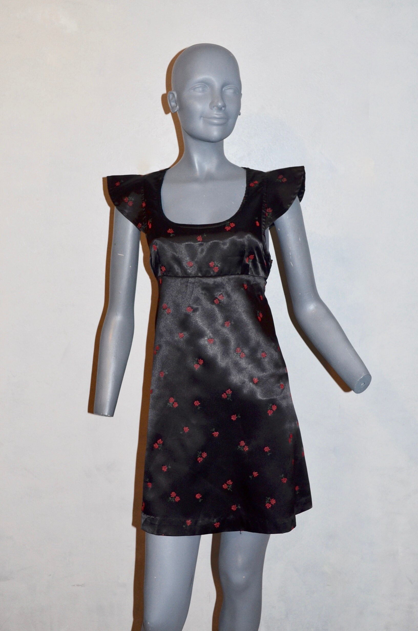 1970s Mini Dress. Black Satin Dress with red roses. Cap | Etsy