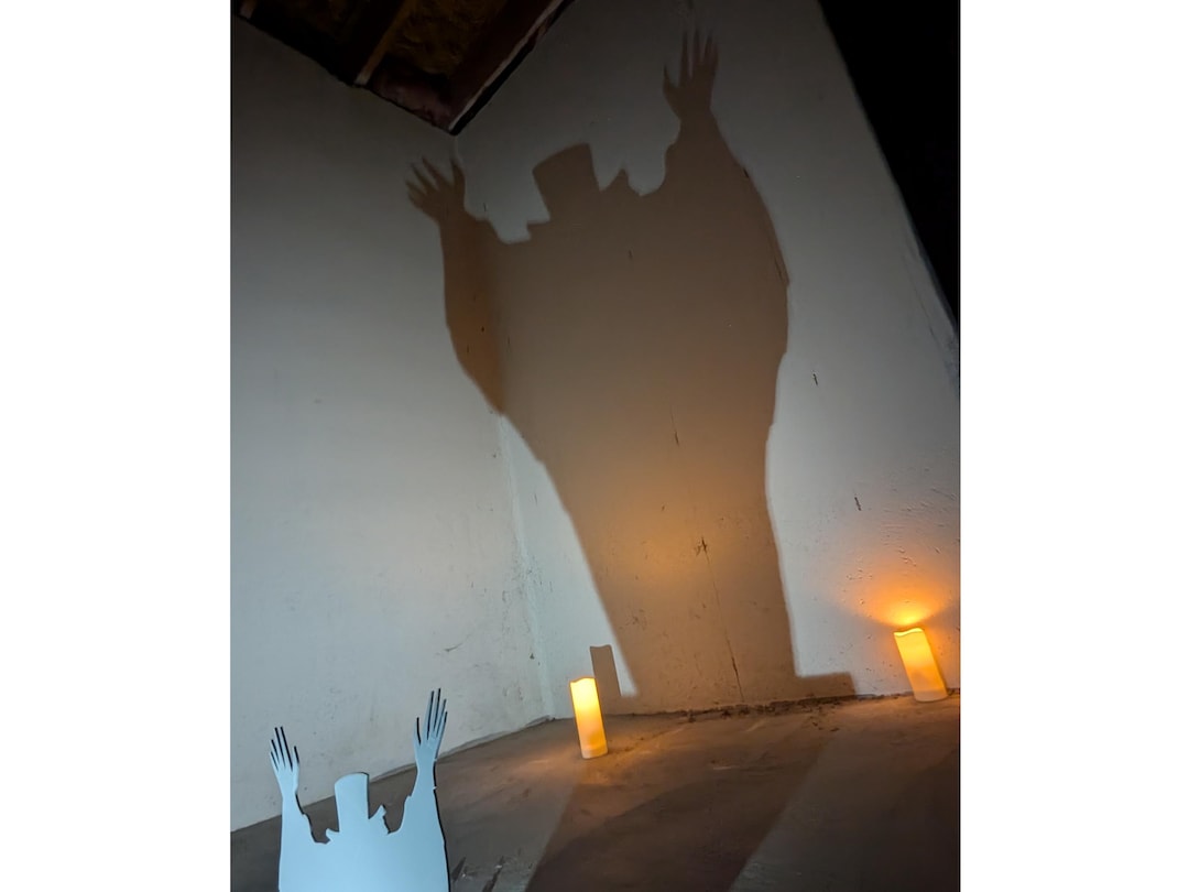Life-size Babadook Shadow Art - Halloween Silhouette With Stand - Etsy UK