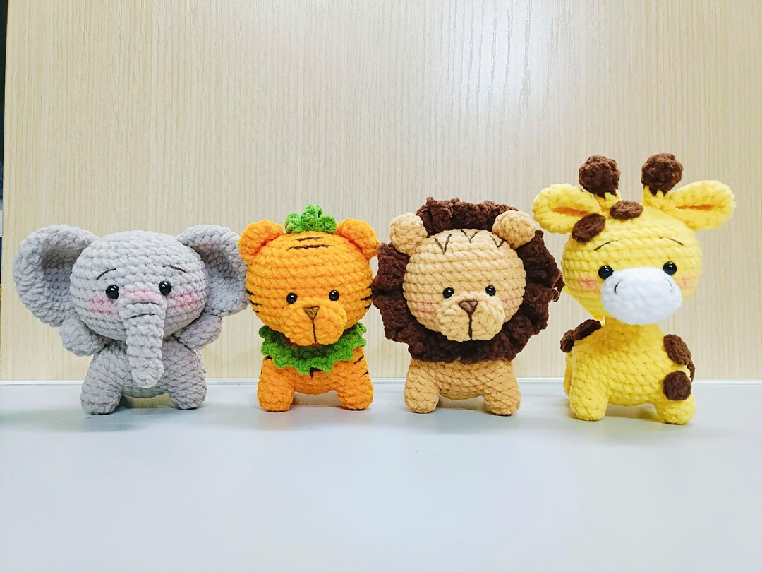 Safari Animals Crochet Pattern: Amigurumi Elephant, Giraffe, Tiger ...