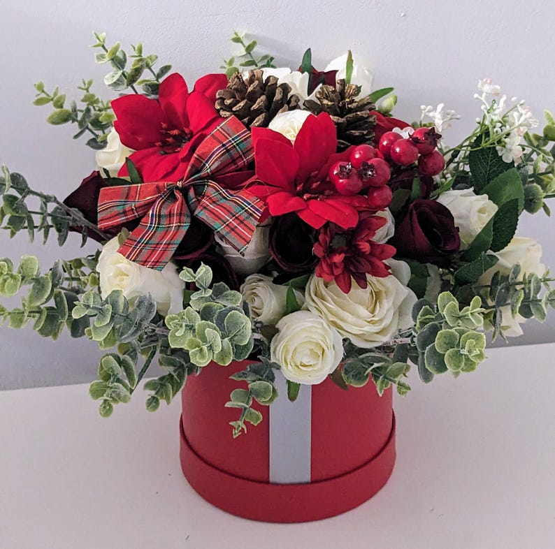 Christmas Red Berry Hat Box Silk Flowers Hamper - Etsy