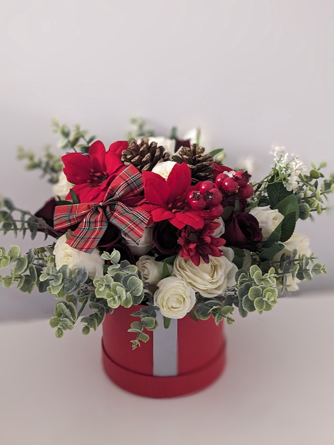 Christmas Red Berry Hat Box Silk Flowers Hamper - Etsy