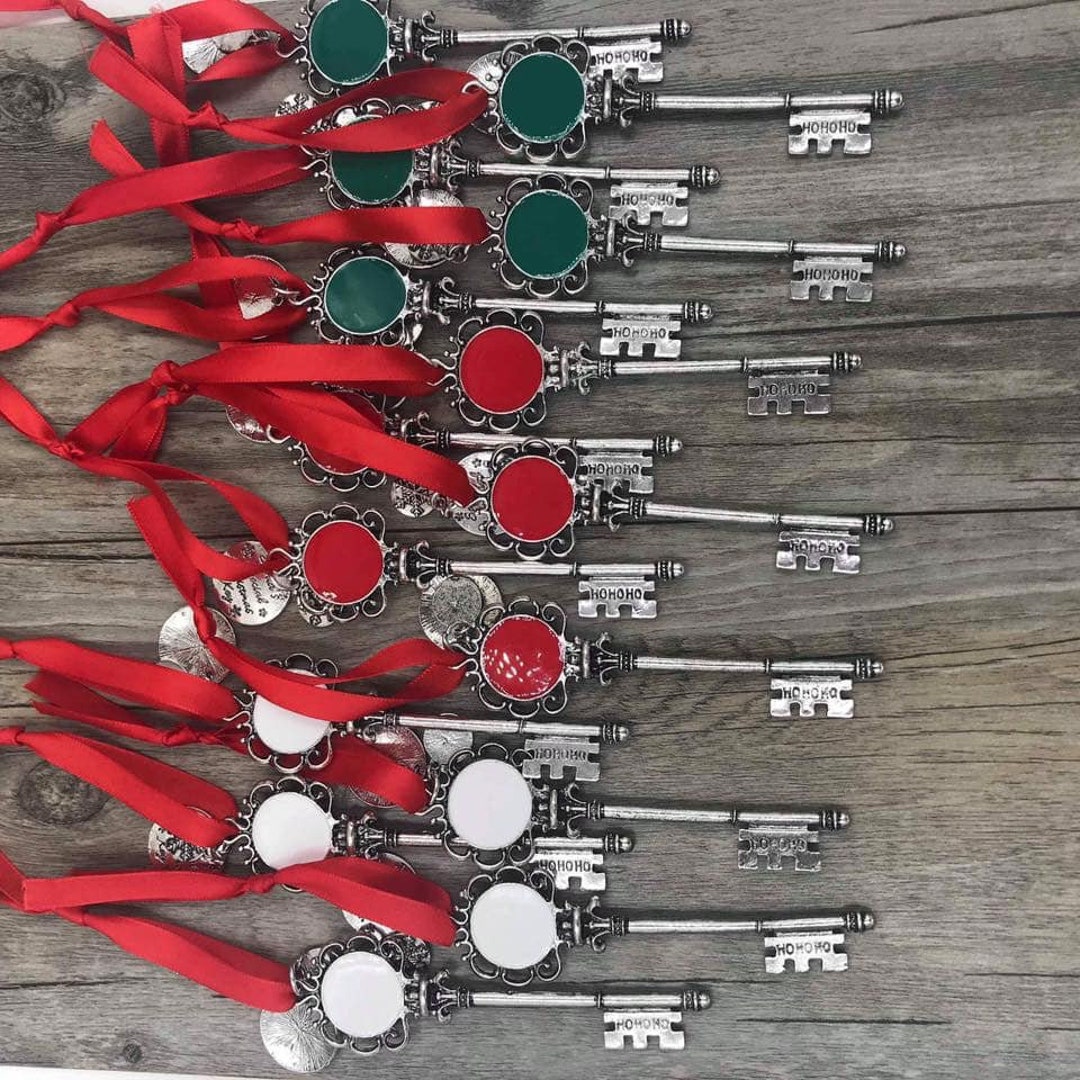 Red, White or Green Metal Santa Key - Etsy