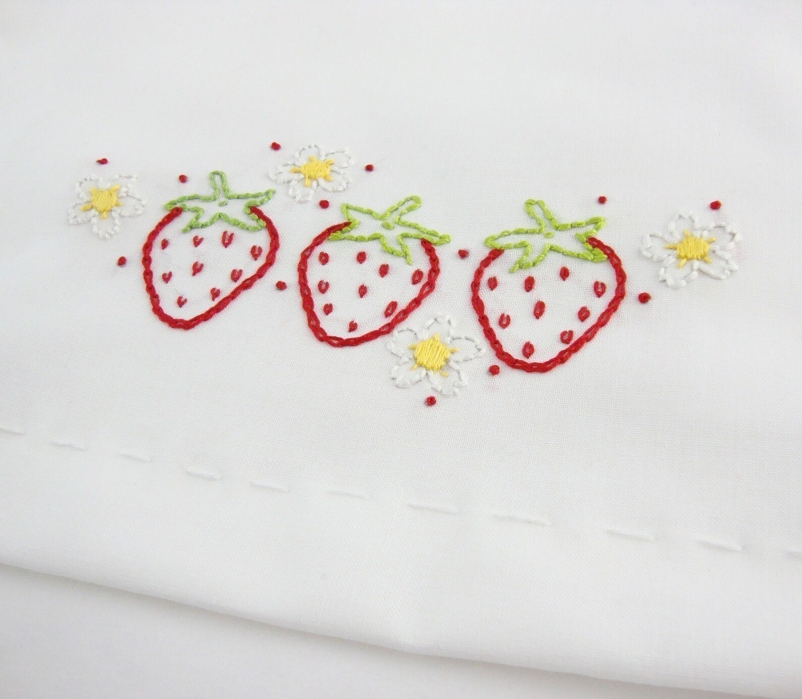 Strawberries Embroidery Pattern Packet Strawberry Embroidery Design - Etsy