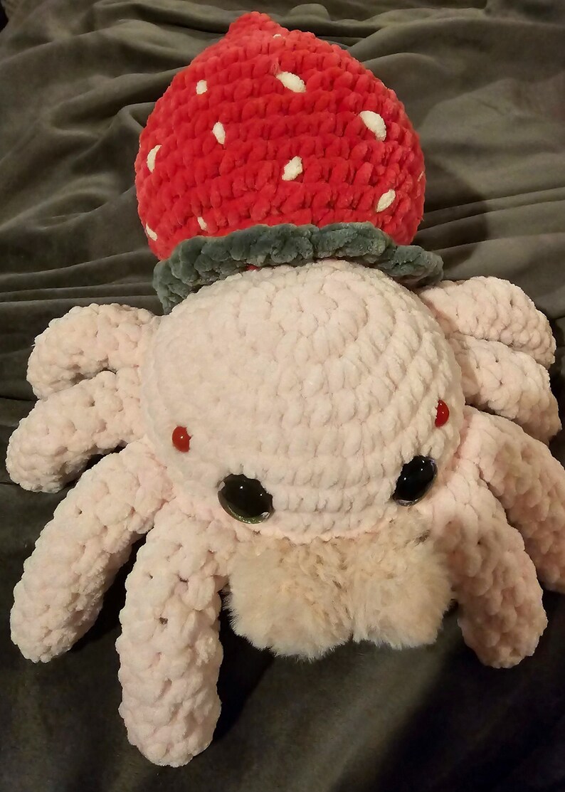 Strawberry Spider Plush, Pink Spooky Plushie, Goth Gift - Etsy