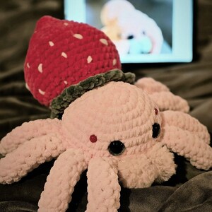 Strawberry Spider Plush, Pink Spooky Plushie, Goth Gift - Etsy