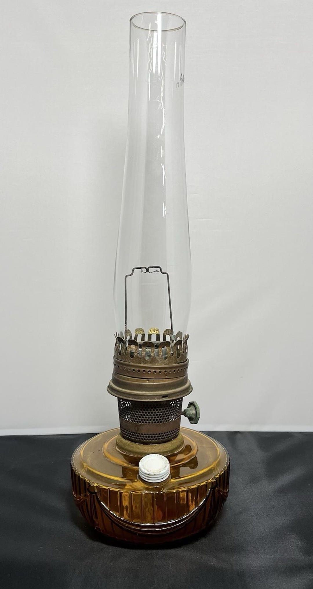 Vtg Aladdin Model 23 Amber Glass Lincoln Drape Pattern Oil Lamp W/12.5 ...