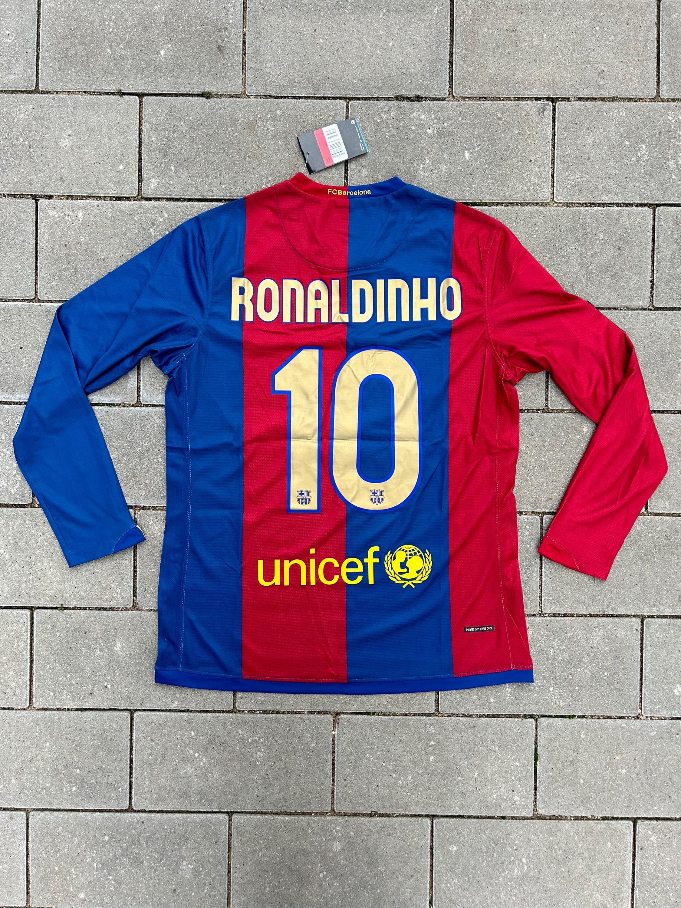 Barcelona 2006/07 Original Home Shirt Ronaldinho #10 L/S Barcelona 2006/07 Original Home Shirt Ronaldinho #10 L/S