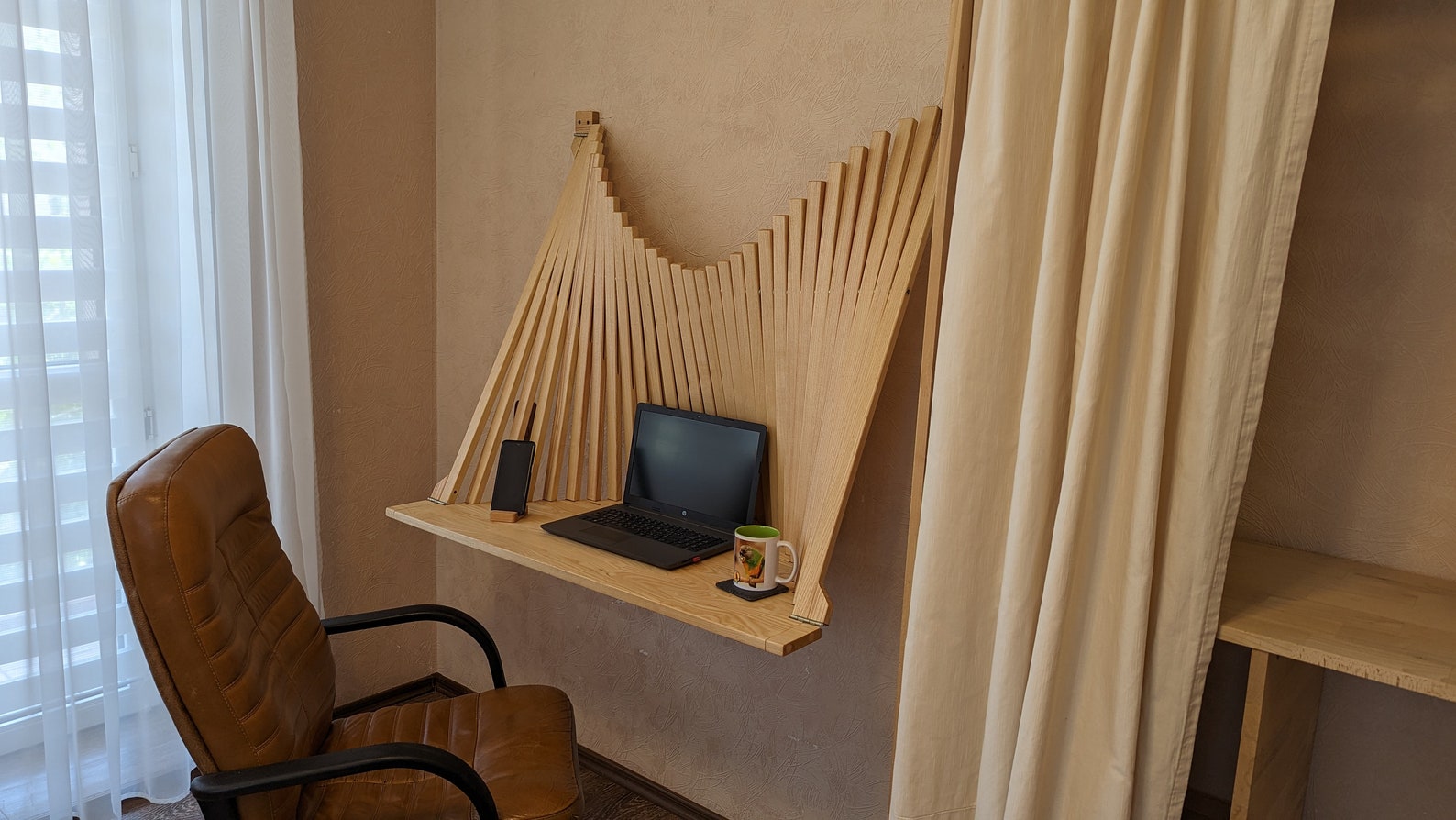 Handmade Transformative Foldable Wall-mounted Desk Space-saving and ...