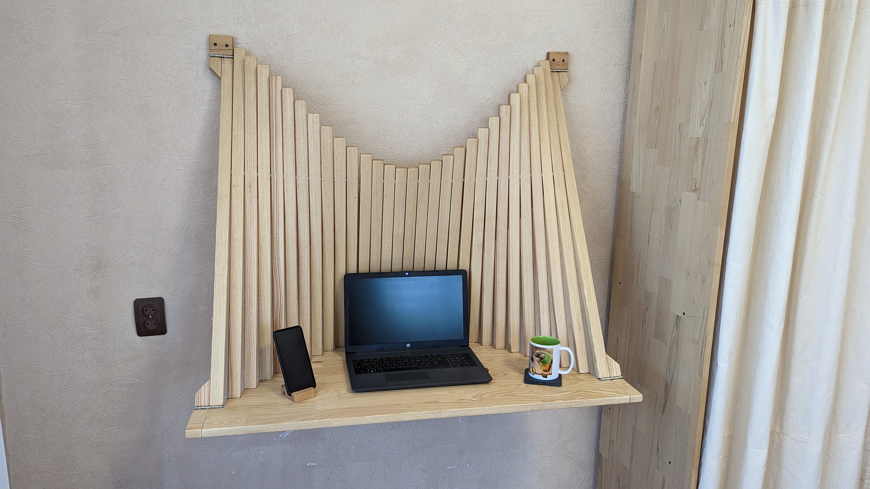 Handmade Transformative Foldable Wall-mounted Desk Space-saving and ...