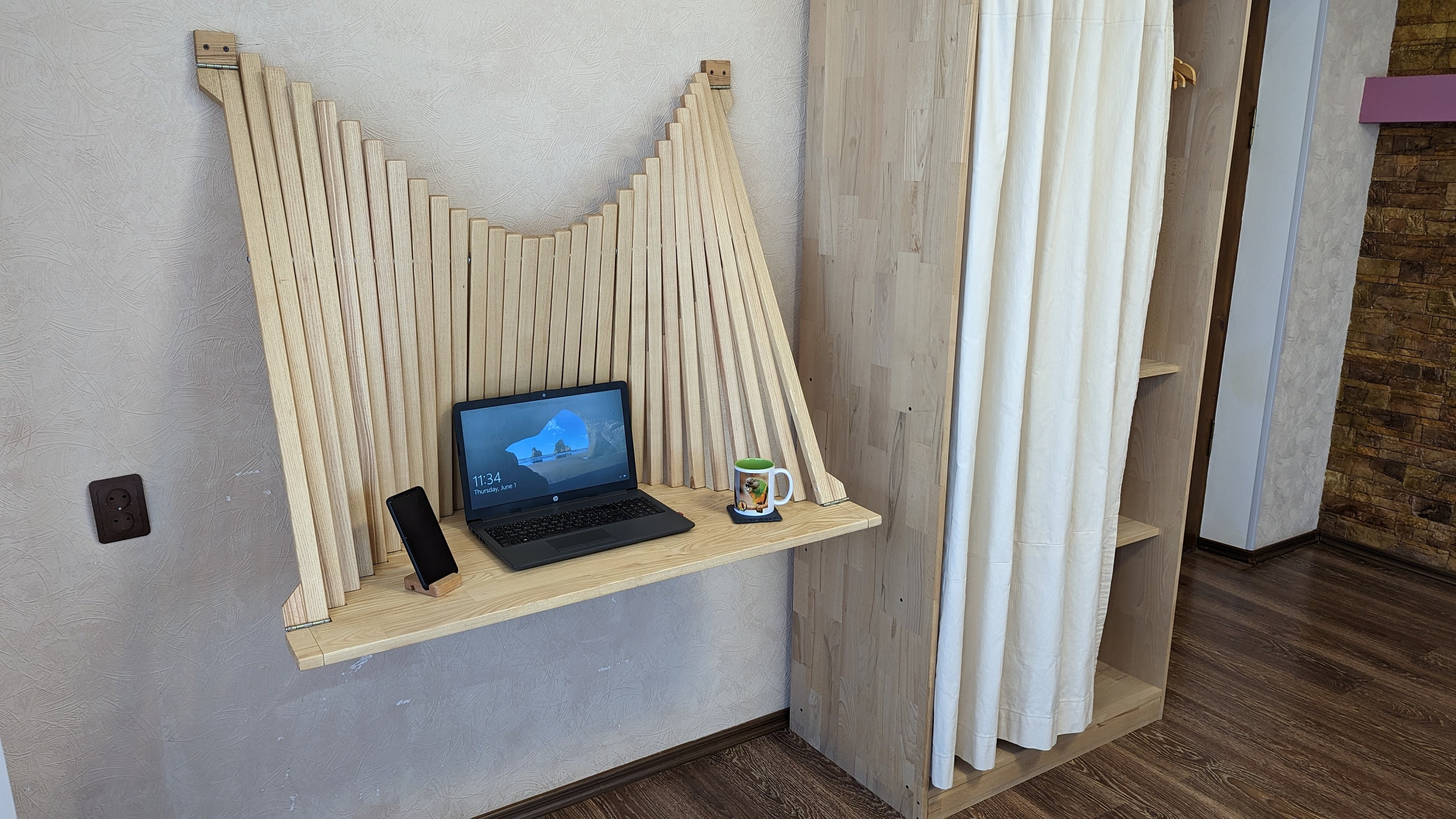 Handmade Transformative Foldable Wall-mounted Desk Space-saving and ...