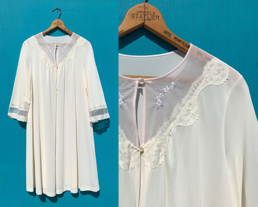 1970s Nylon Housecoat Ecru and Pink Three Quarter Sleeves - Etsy