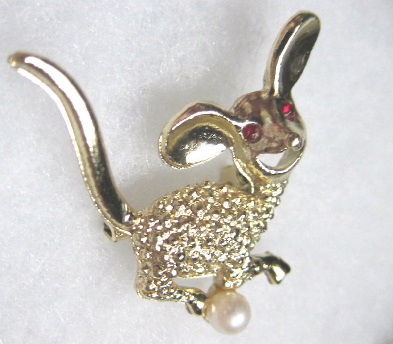 Vintage Mouse Pin 1.5 Happy Mouse Brooch Gold Tone - Etsy