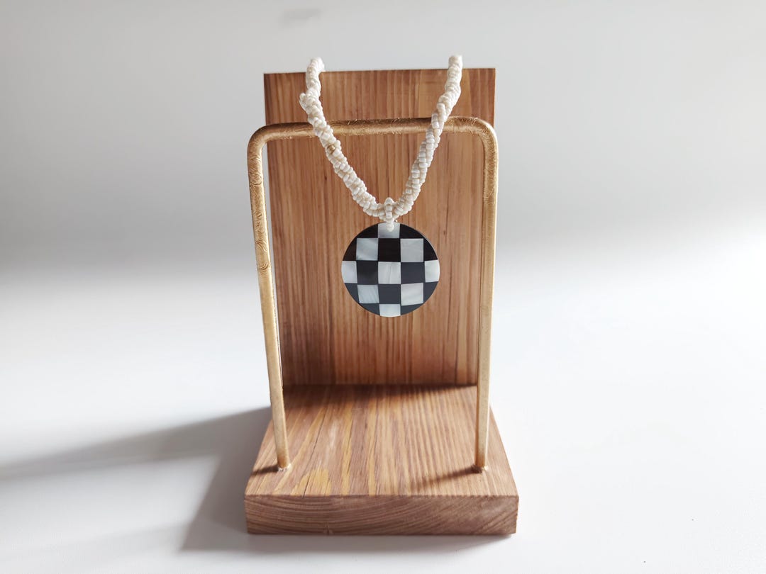 Round Checkered Patter Seashell Necklace - Black Mother of Pearl and ...