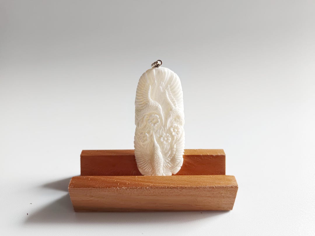 Hummingbirds Carved Bone Pendant, Handmade Bone Carving - Etsy