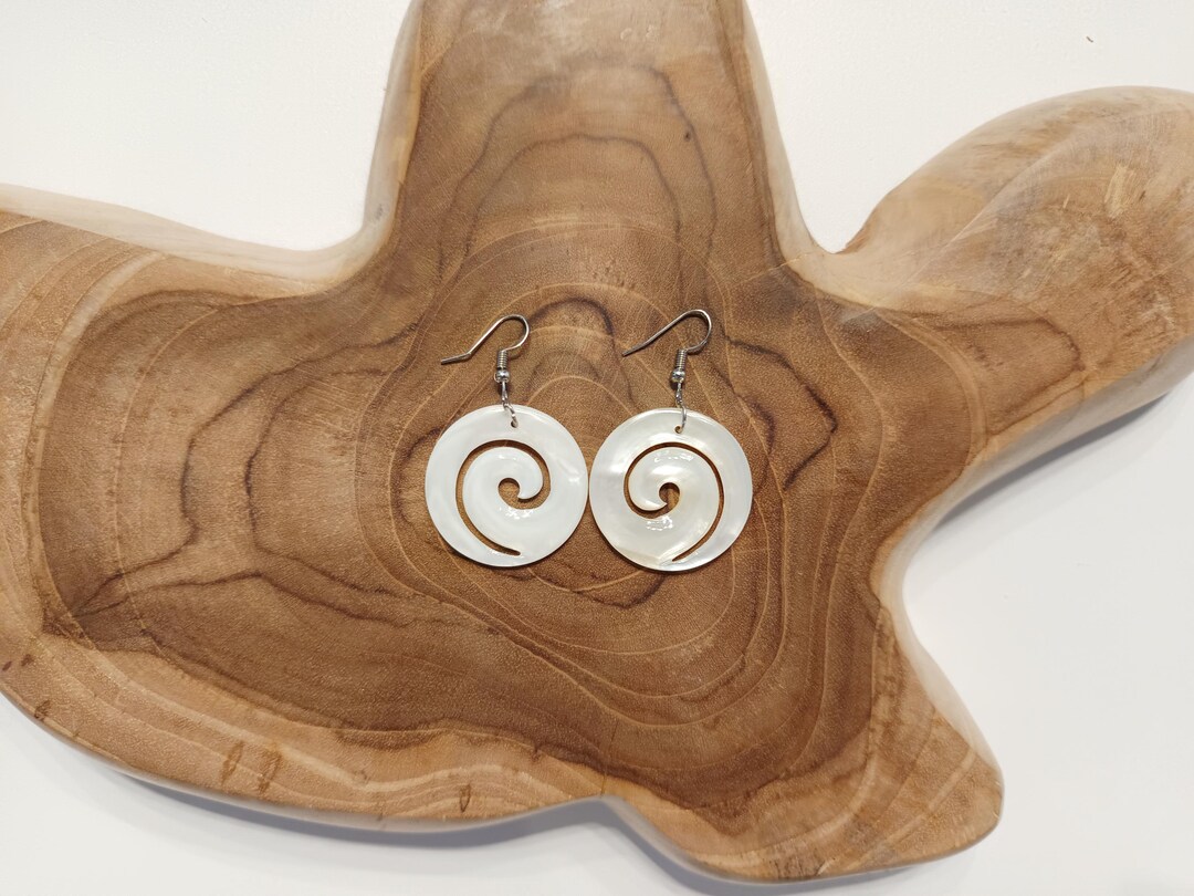 Maori Mother of Pearl Seashell Earring White Mother of Pearl Dangle ...