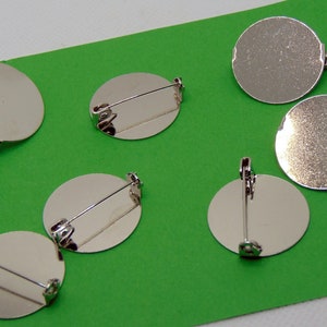 Round Pin Back 1 Disc 25mm With 1 Inch Locking Bar You Glue-on Findings ...