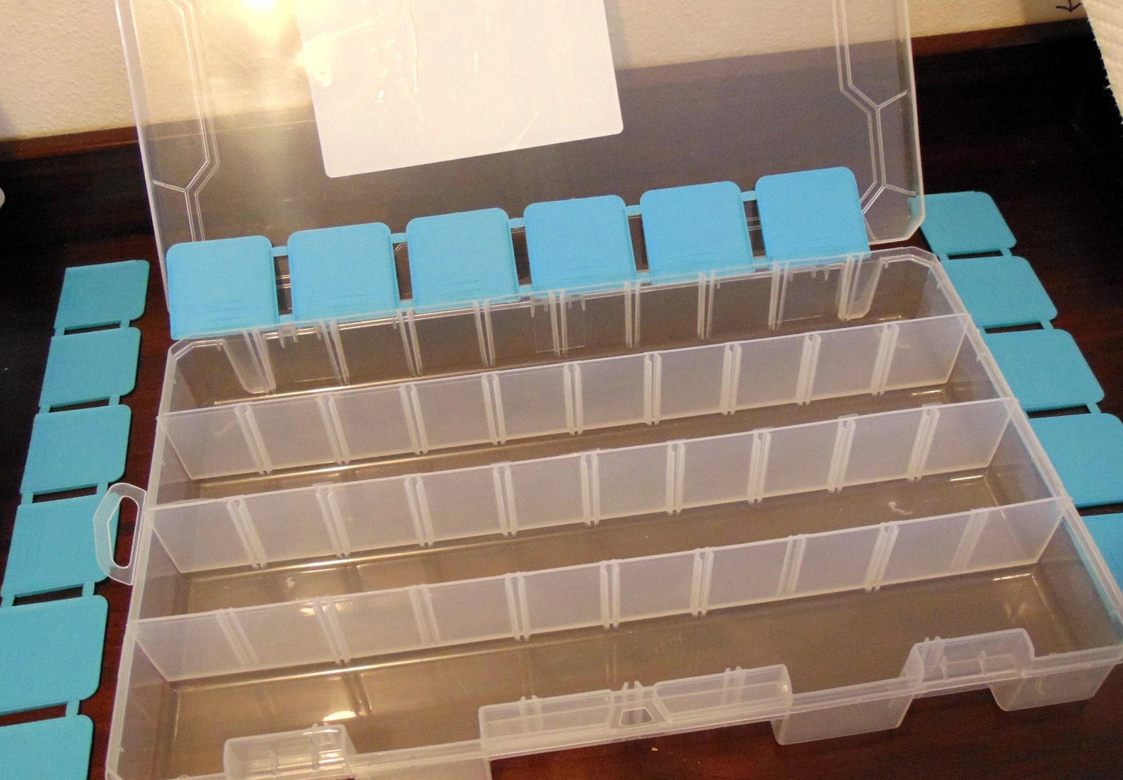 Large Anti Tarnish Box With 19 Adjustable Cells Compartments With ...