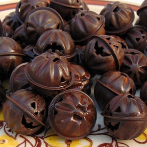 25 Metal Pumpkin Bells ~ Vintage Rustic Rusty ~ Dark Antique Copper ...