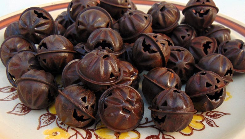 25 Metal Pumpkin Bells ~ Vintage Rustic Rusty ~ Dark Antique Copper ...
