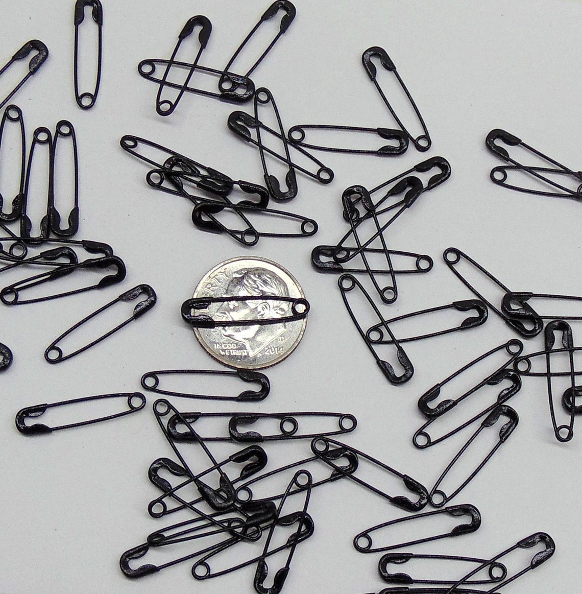 Small Safety Pins, Gold Platinum + Black ~ 3/4" 20mm Long ~ Sewing ...