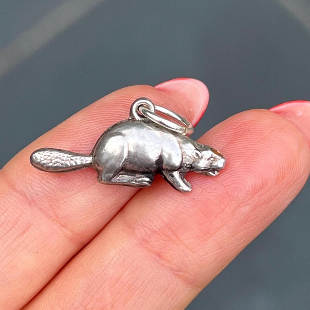 Antique Silver Puffy Beaver Charm - Etsy