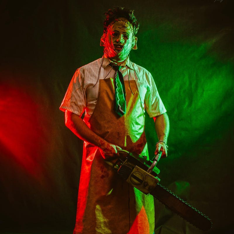 Fake chainsaw halloween costume - Etsy.de