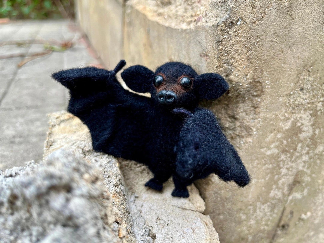 Miniature Needle Felted Bat,wool Felt Bat Ornament,realistic Bat ...