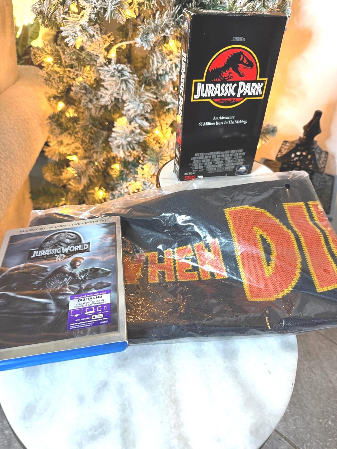 Jurassic Park Fan Bundle – Blu-ray 3D, VHS Tape, Nerd Block Scarf - Etsy