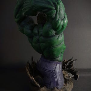 Collectible Hulk Statue: 3D Printed Decorative Figurine Handpainted ...